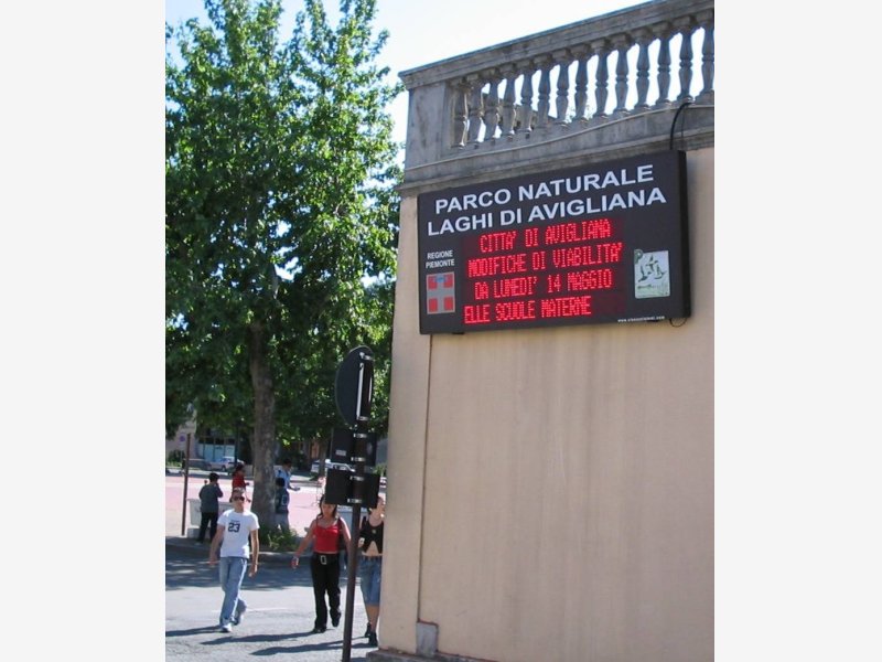 DISPLAY LUMINOSO A LED A 4 RIGHE MOD. SR30-9_4R